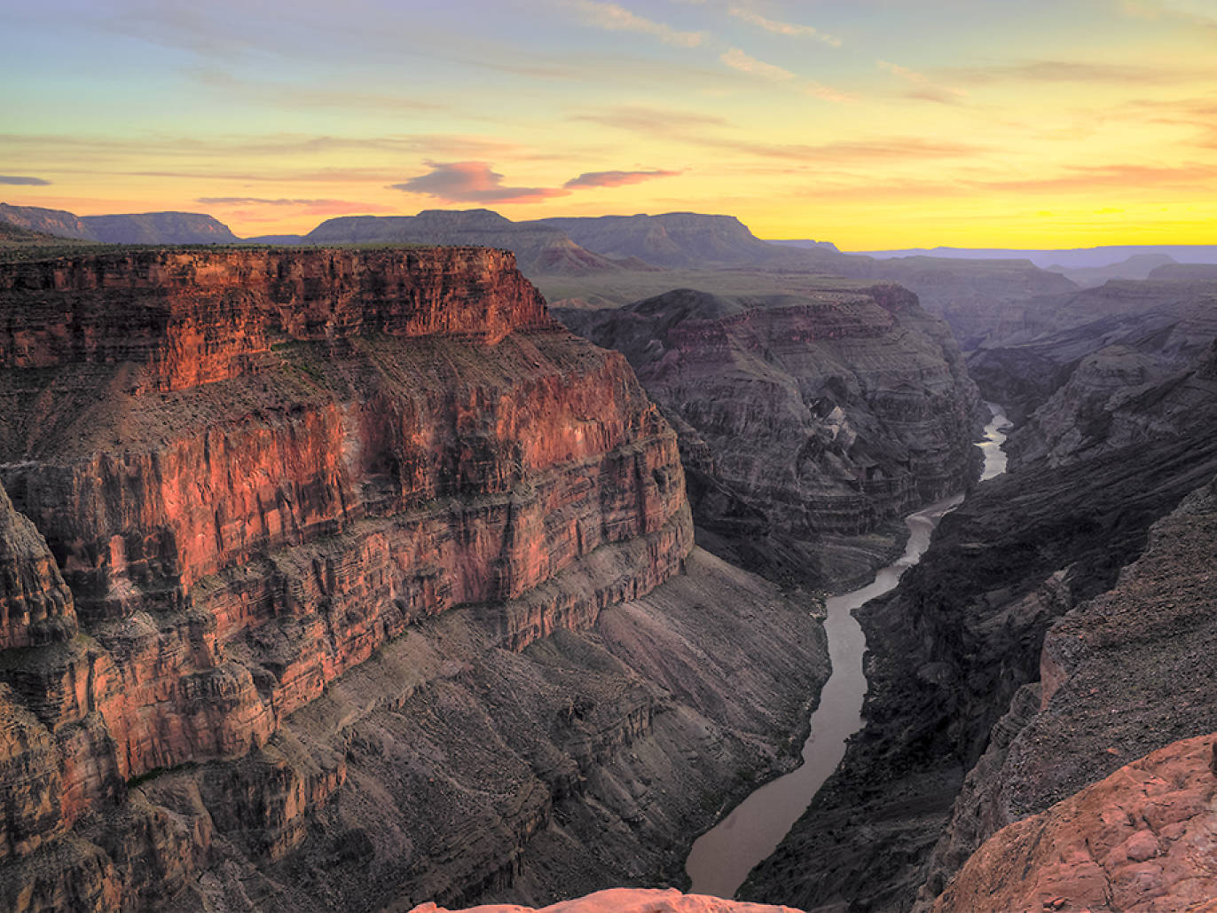 Best US tour to travel and explore America from Hawaii to Alaska