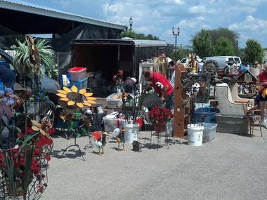 The Best Flea Markets in and Around Chicago for Great Deals