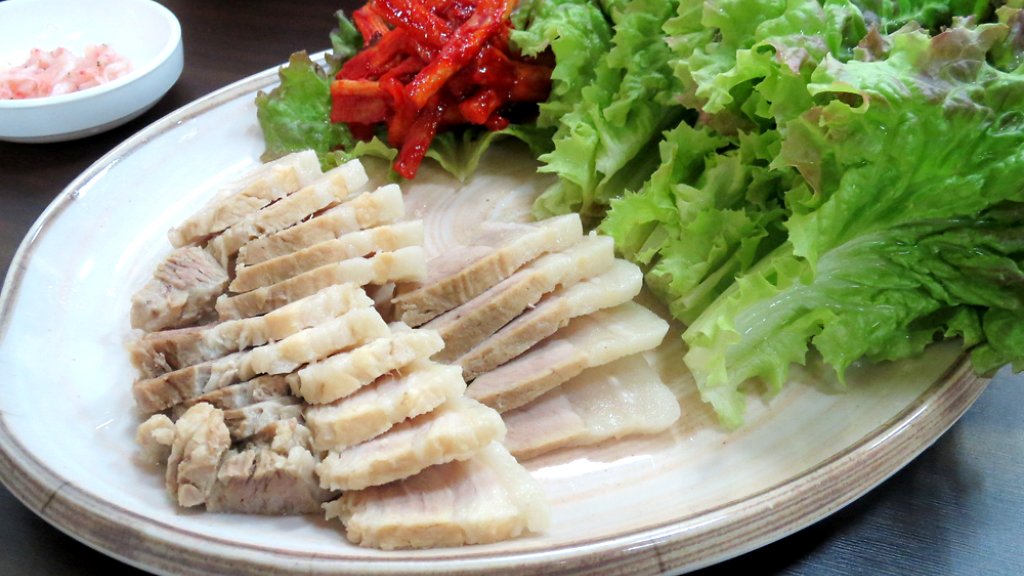 Yangyang Memil Makguksu | Restaurants in Seoul