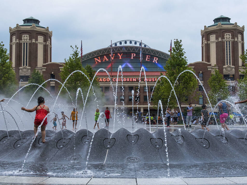 8 Amazing Things To Do at Navy Pier Chicago