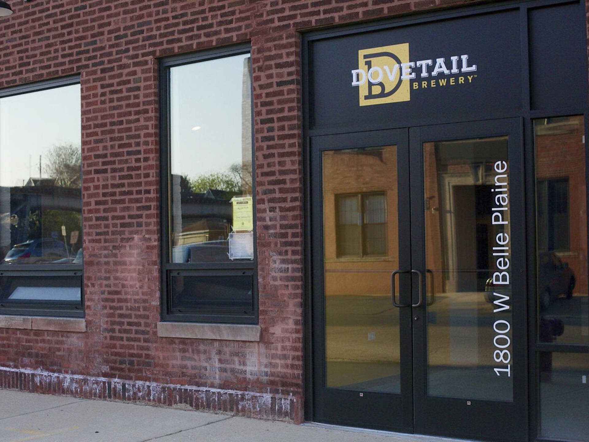 40 Best Chicago Breweries For Local Beer and Cider