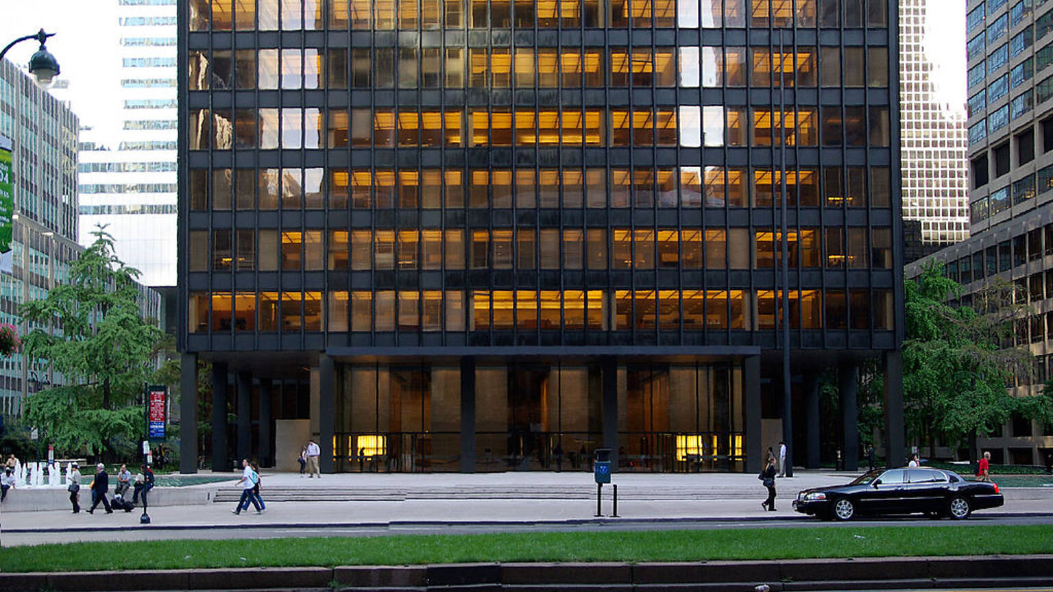 See NYC's most iconic buildings from the '50s and '60s