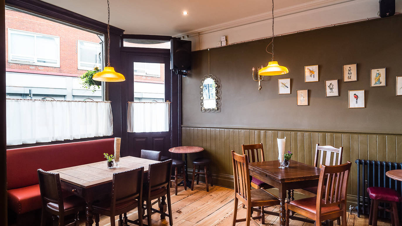 The Queen's Head | Bars and pubs in Stockwell, London