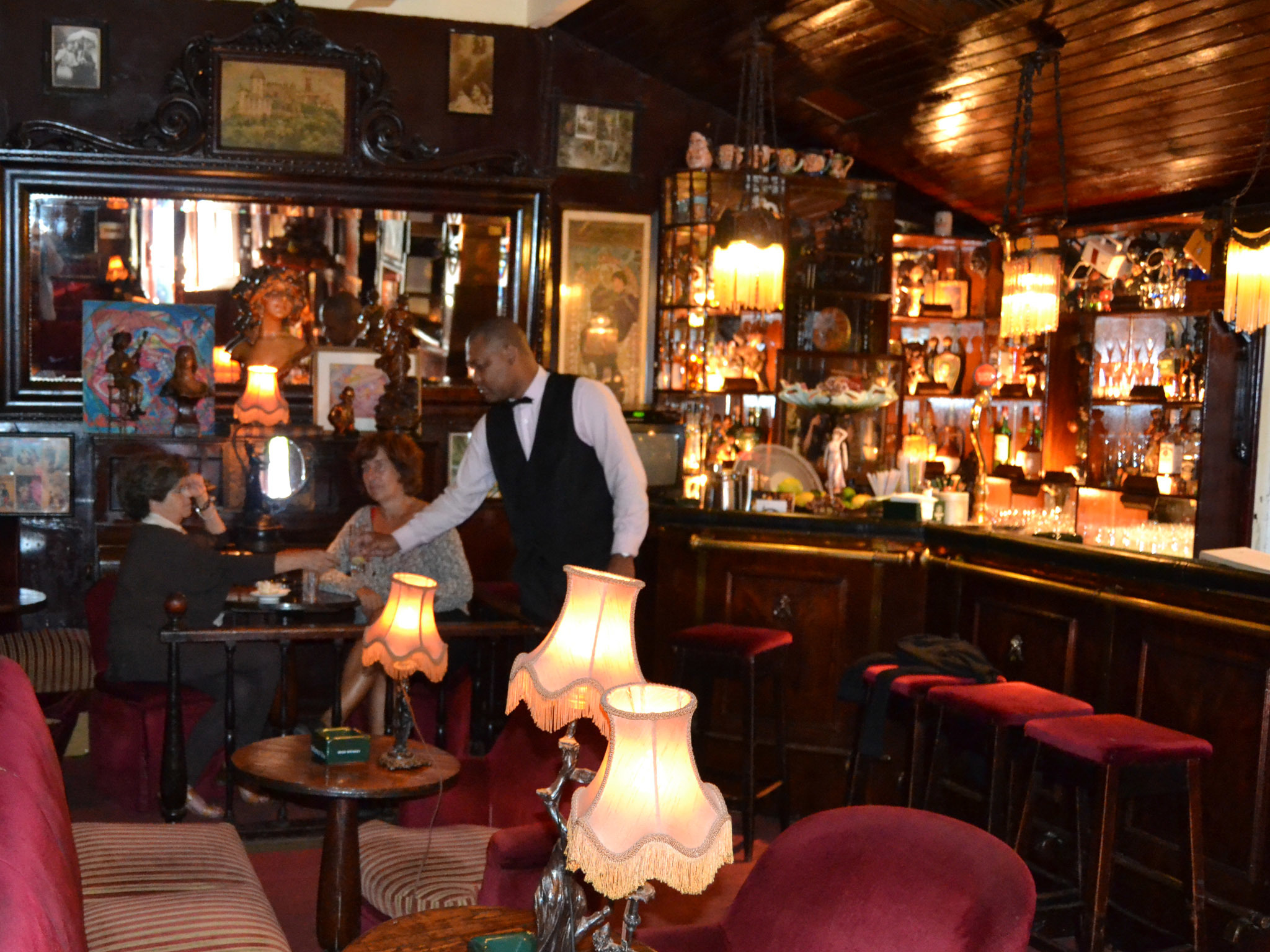 Os bares históricos em Lisboa com mais de 20 anos