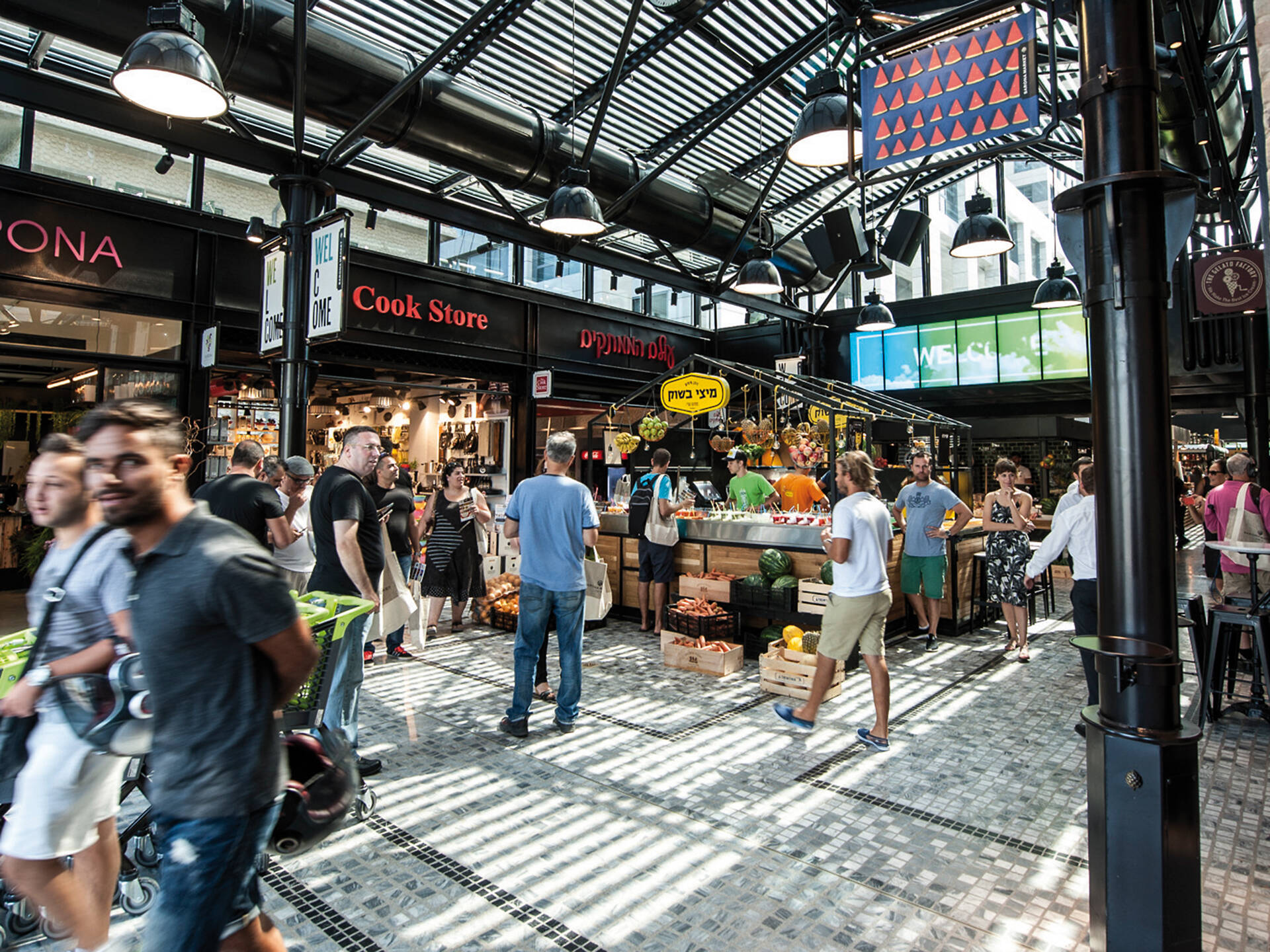 The busiest Israeli markets - from Shuk HaCarmel to Mahane Yehuda