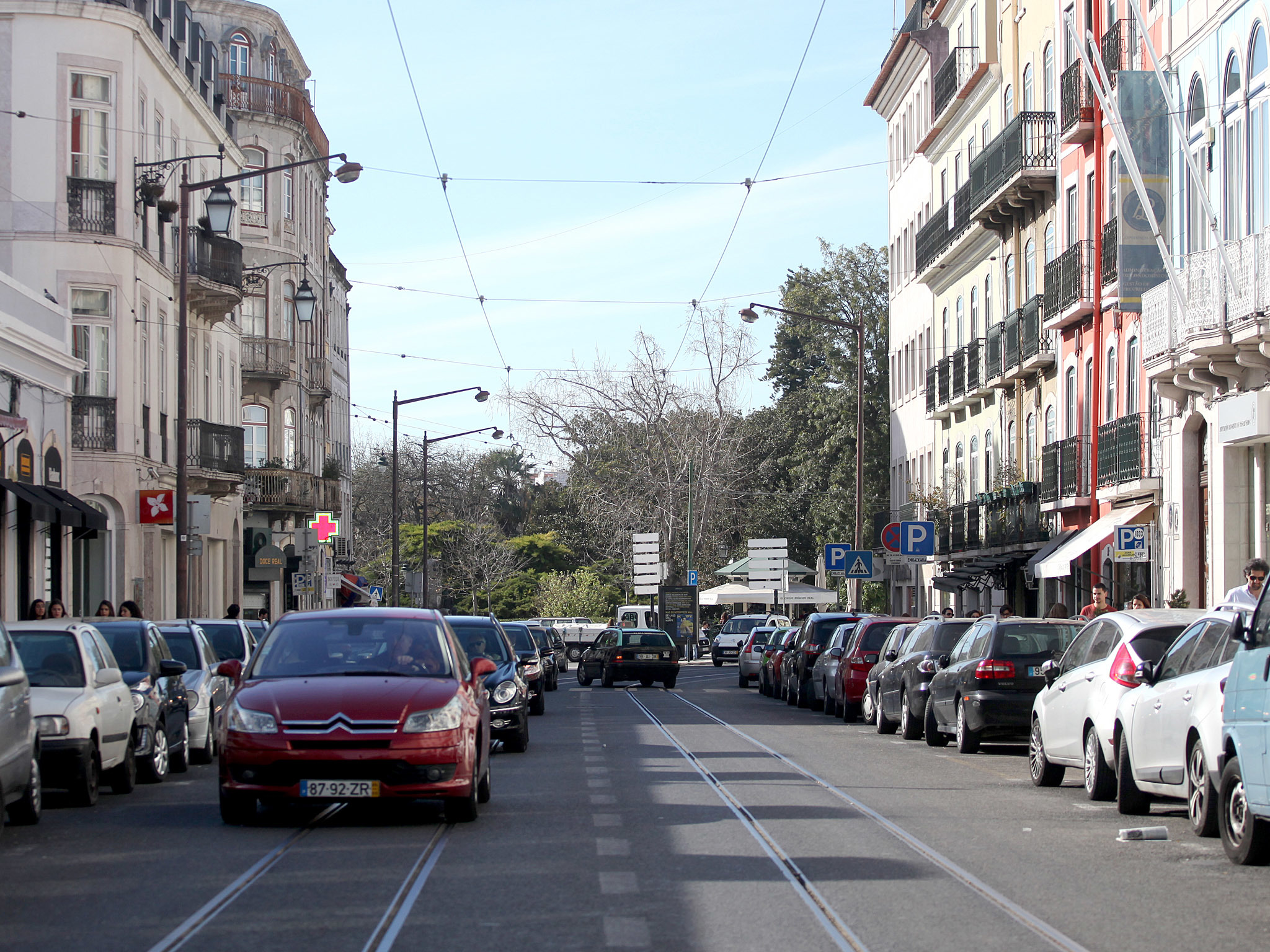 conheça as dez melhores ruas de Lisboa e o melhor que pode lá fazer