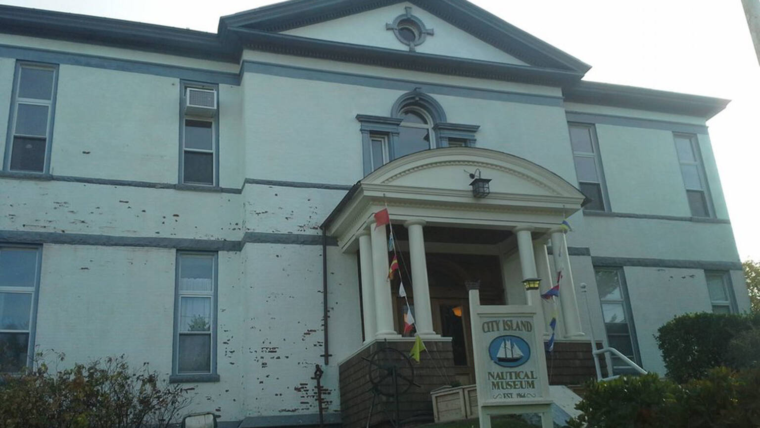 12 Awesome Things To Do In The Bronx Like Visiting The NYBG