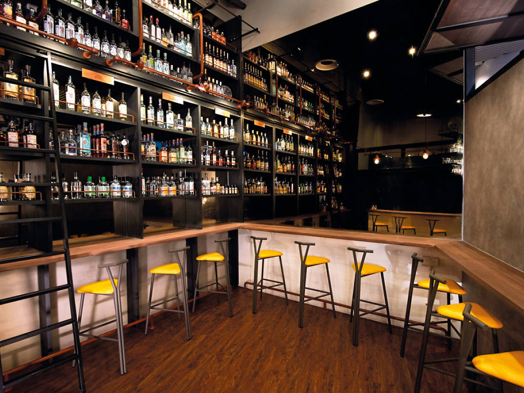 13 Best Secret Bars In Singapore That Are Hidden From Sight
