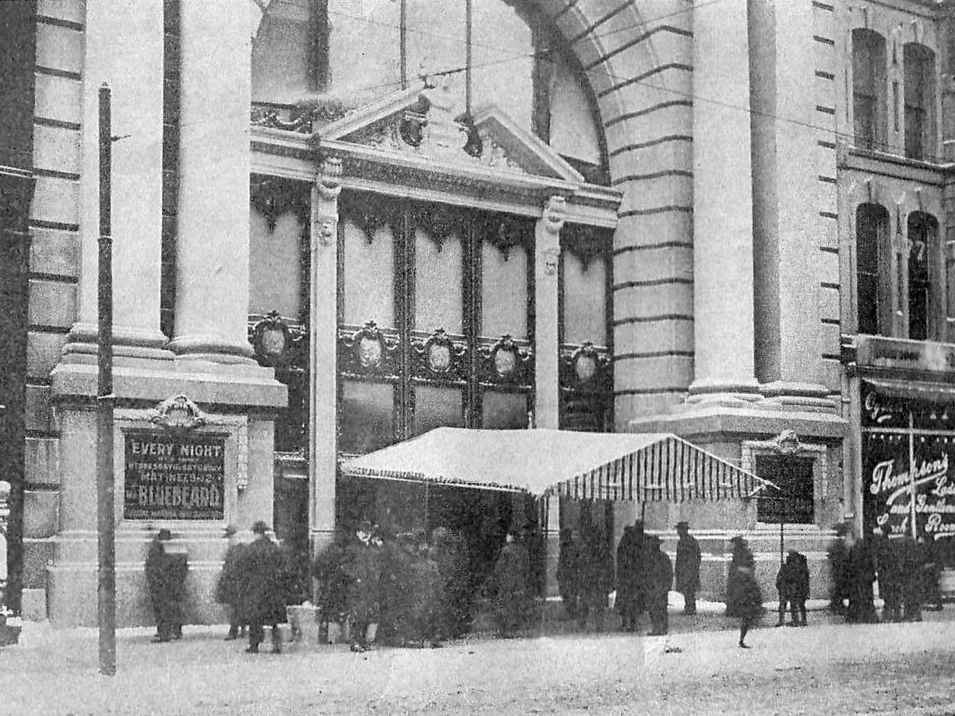 Haunted Places in Chicago: 23 Spooky Spots To Visit