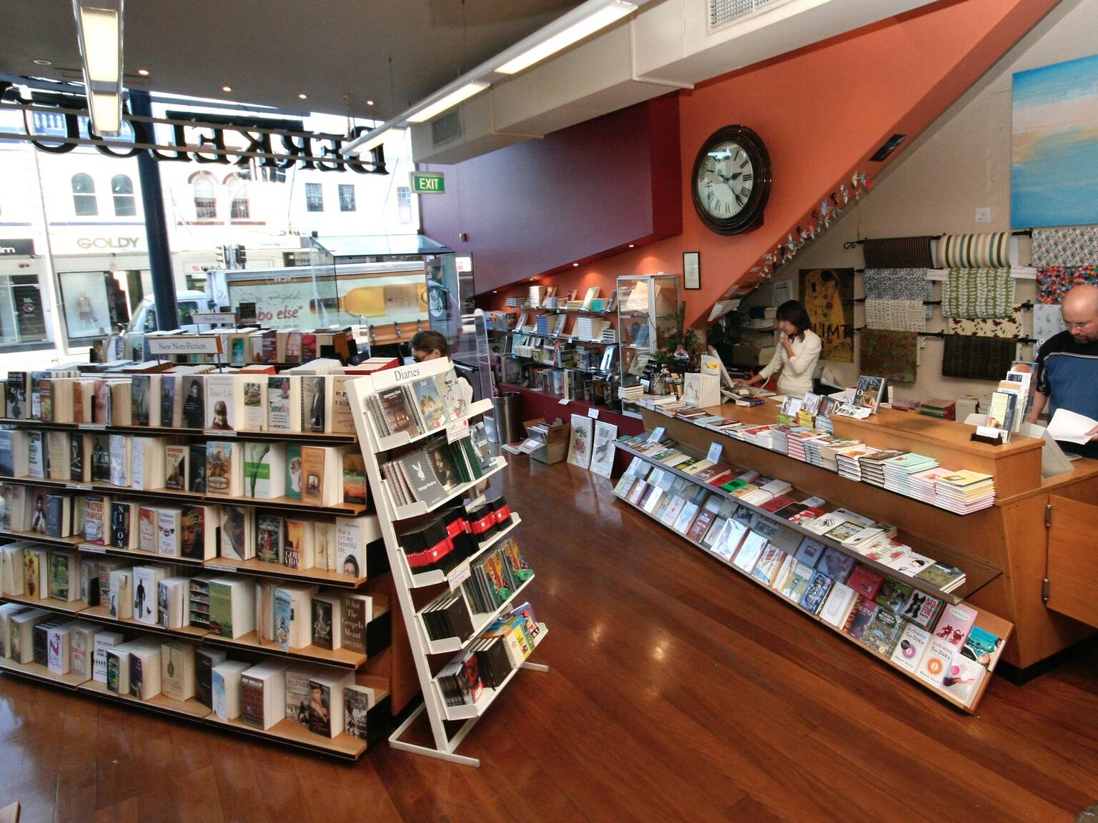 Best bookshops that also deliver in Sydney