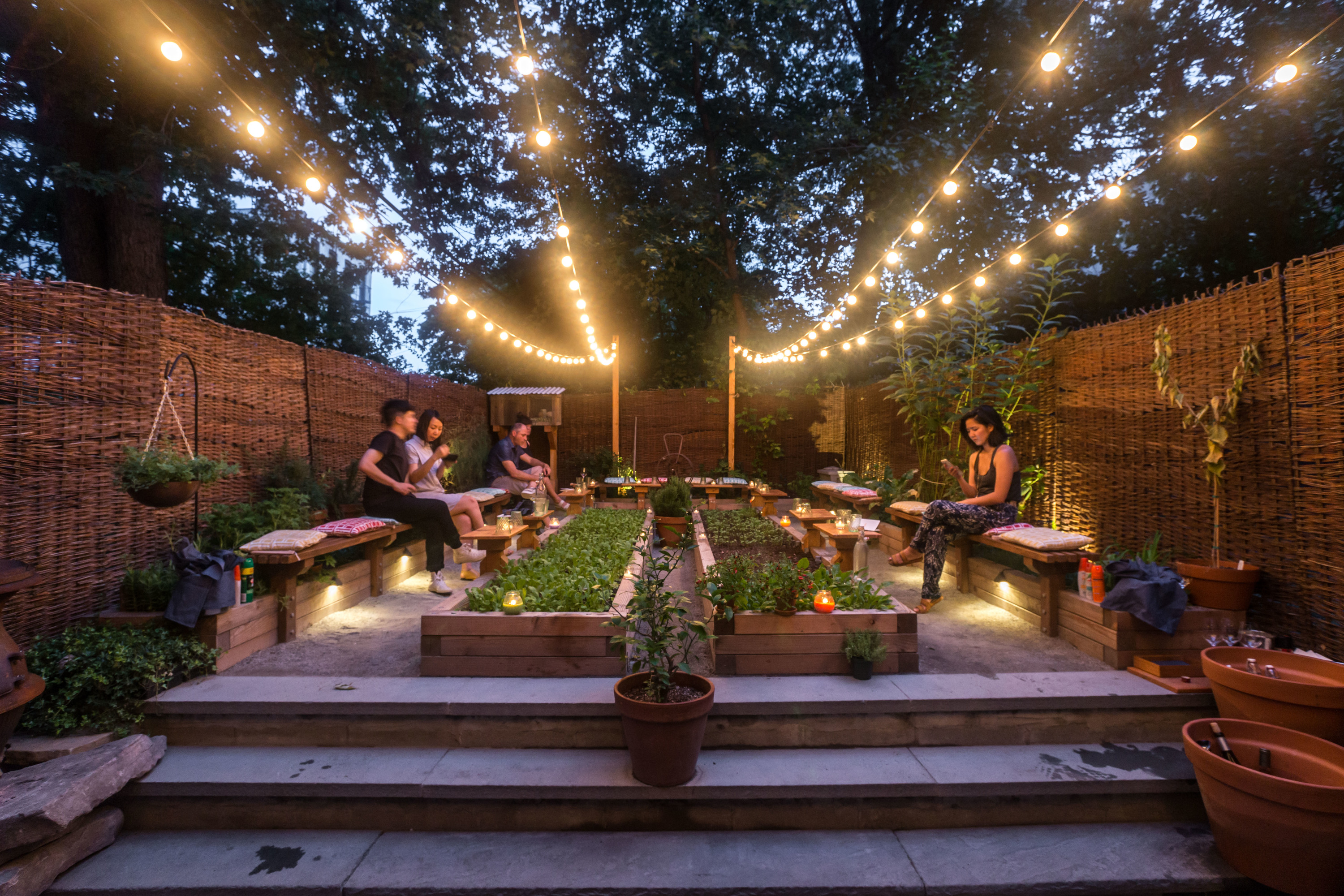 Pretty restaurant backyards to soak up the last rays of summer
