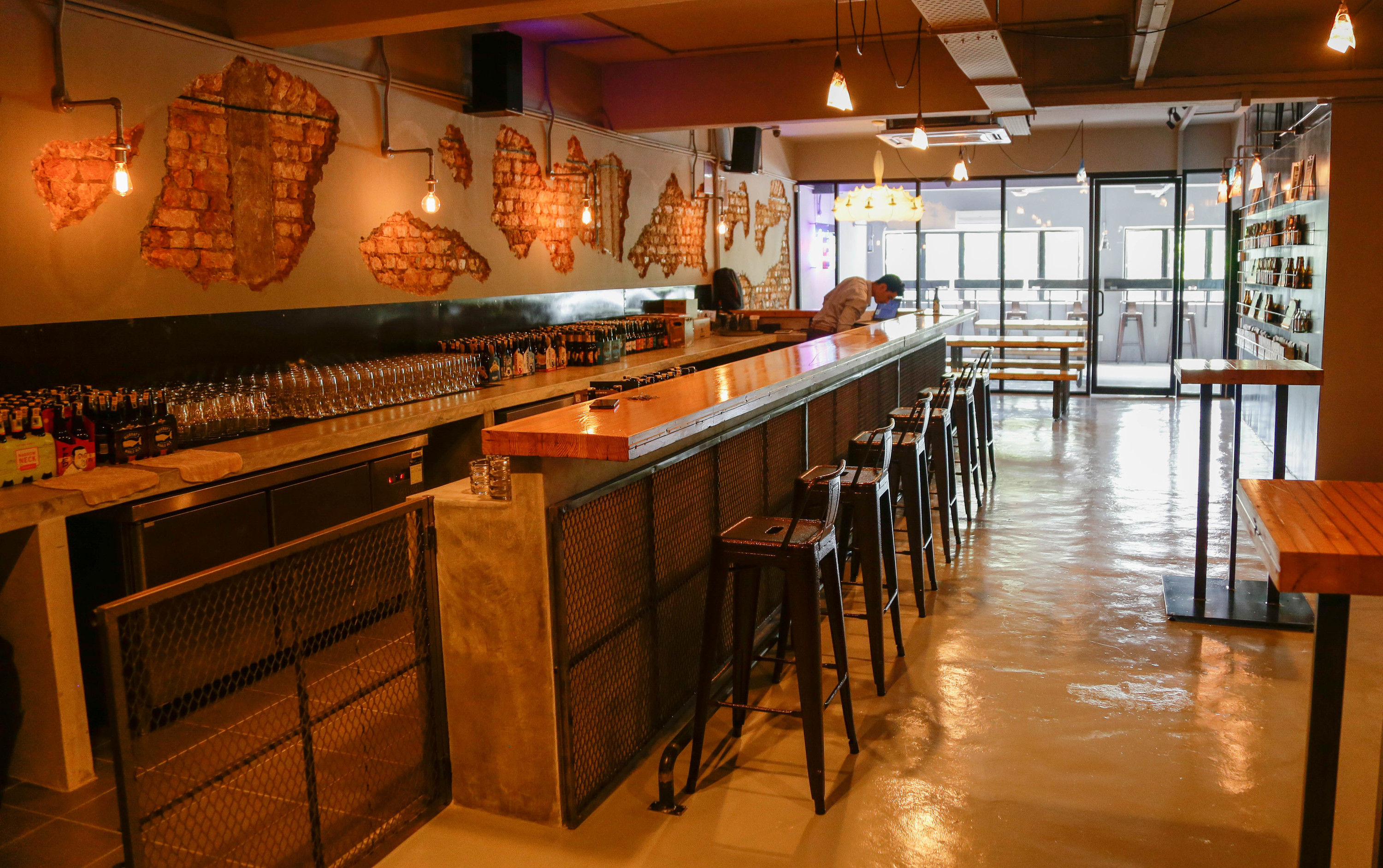 PAUS | Bars and pubs in TTDI, Kuala Lumpur