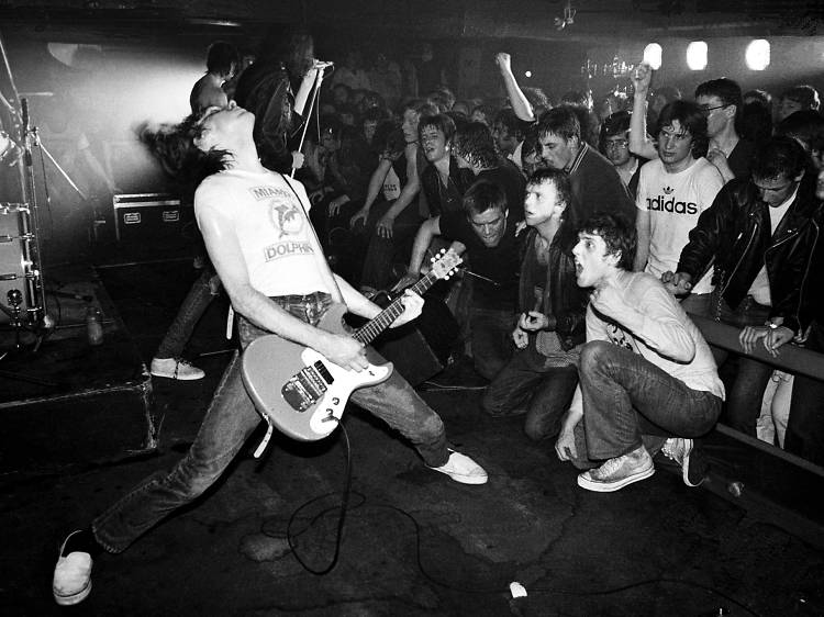 Best Punk Bands Of All Time Including The Ramones And Green Day