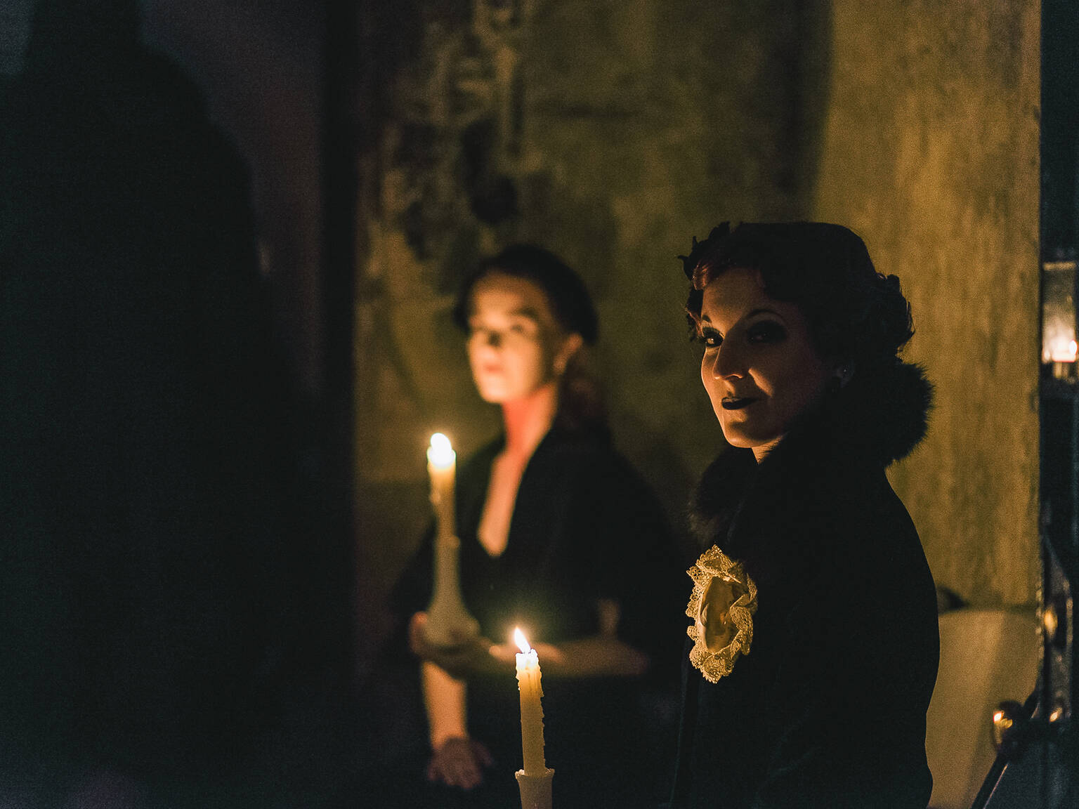 18 Best Ghost Tours in the US Through Cemeteries, Towns and Jails