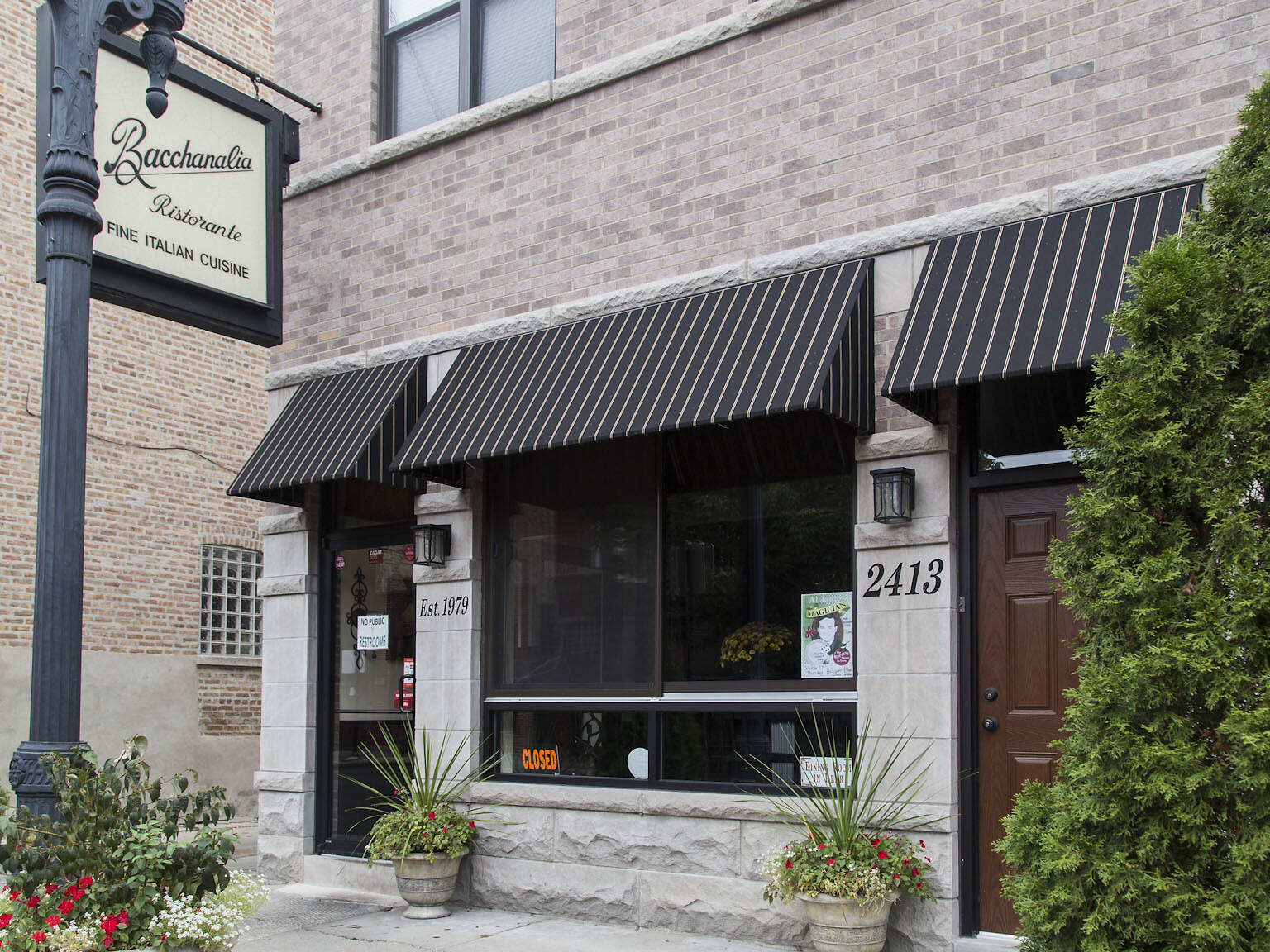 15 Chicago Streets That Are Open for Outdoor Dining