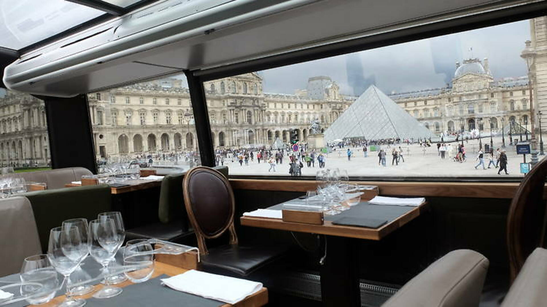 Bustronome: the gourmet sightseeing tour
