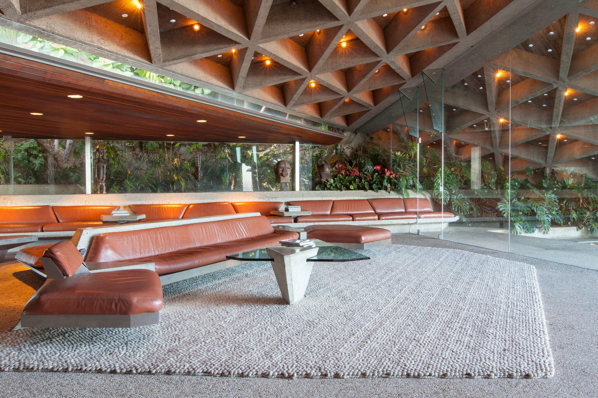 Sheats-Goldstein Residence guide, from rental info to a video tour