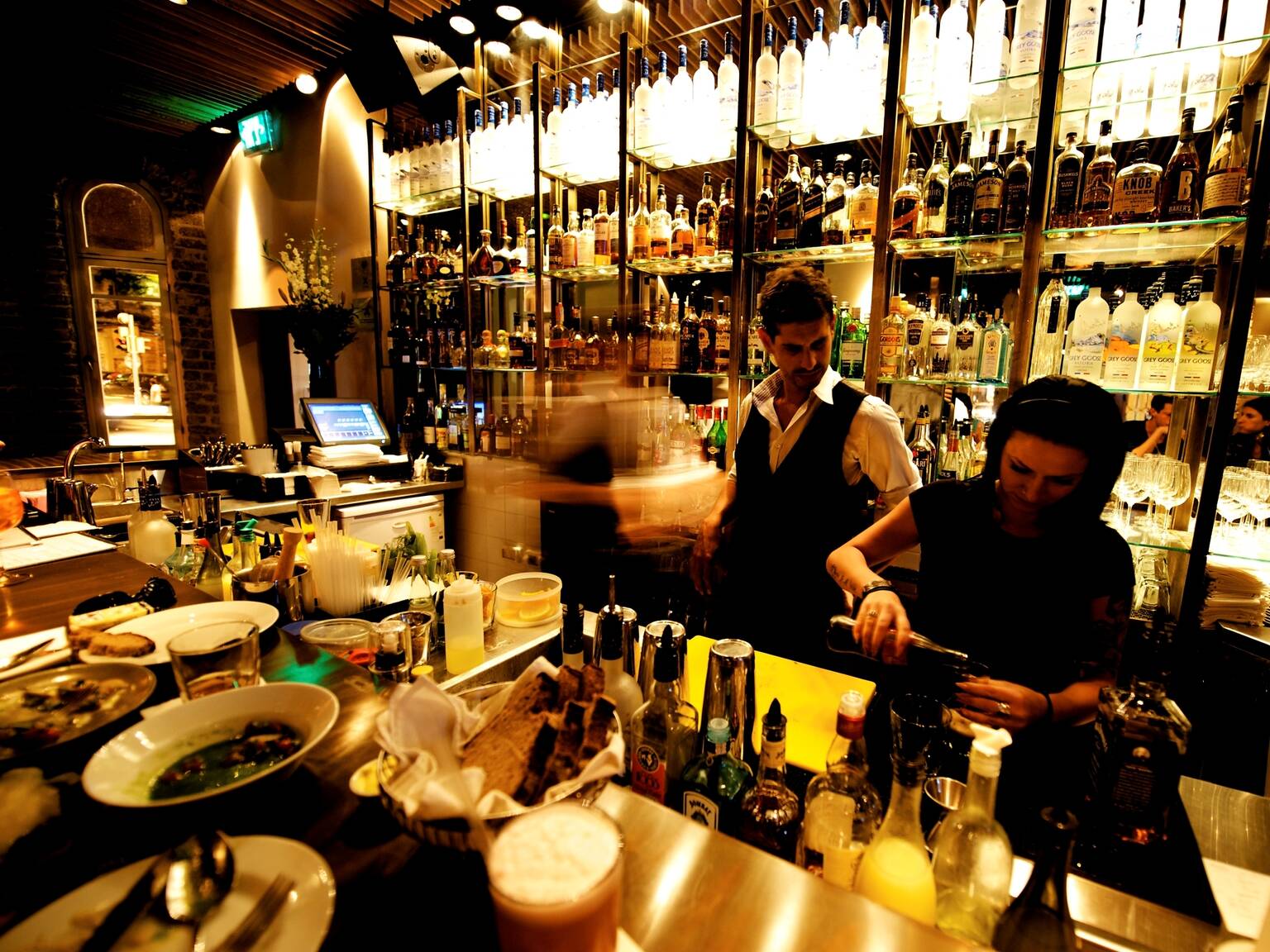 Tel Aviv nightlife's best pick up bars and clubs