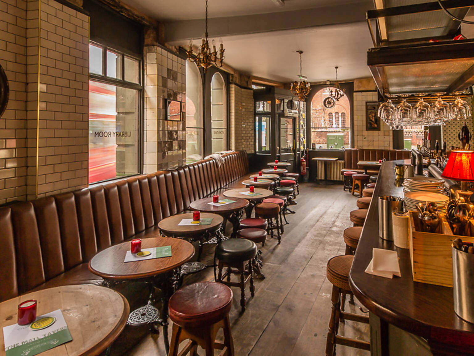 18 Best Pubs In Notting Hill For Boozing, West London-Style