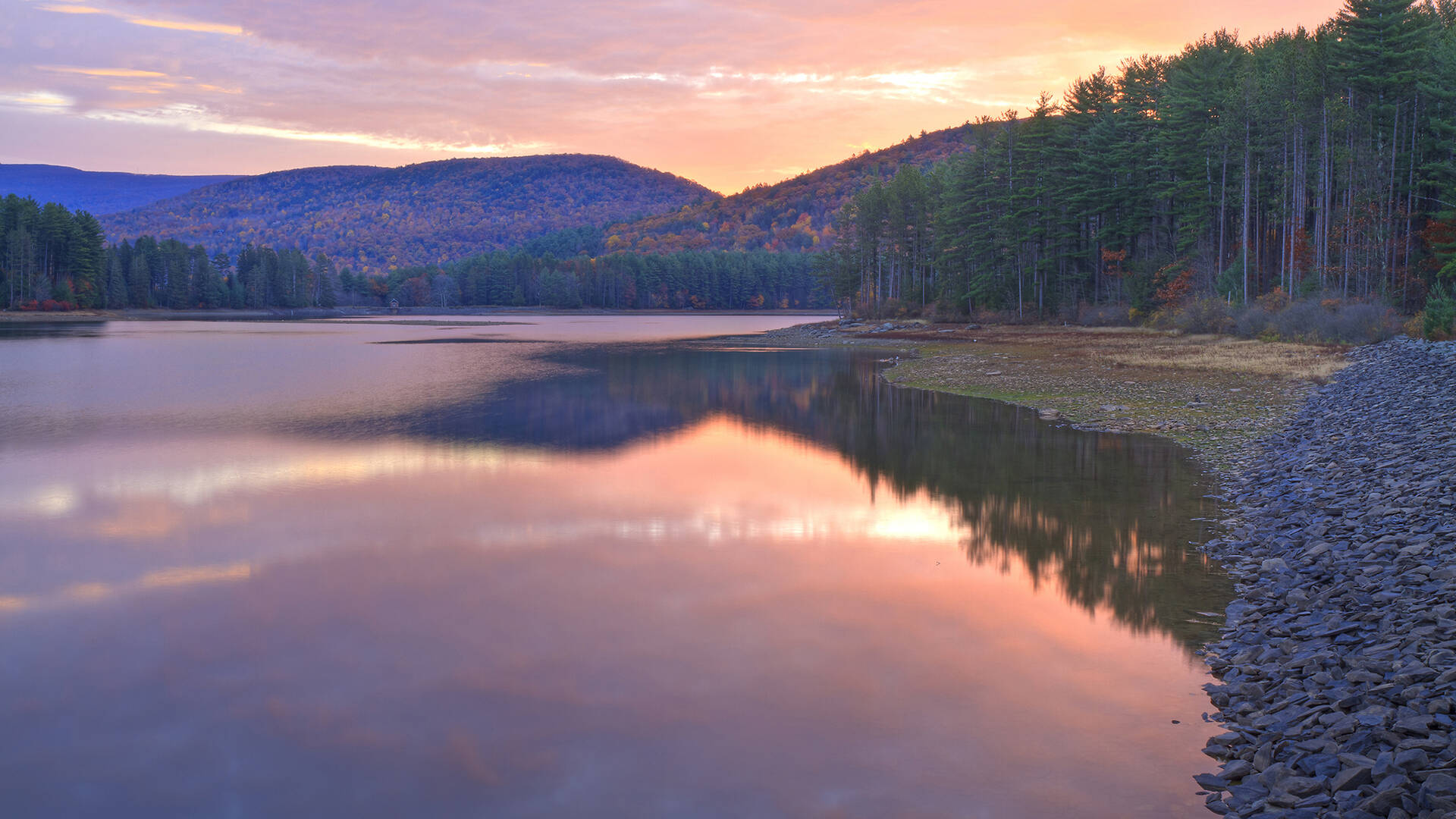 21 Best Fall Getaways from NYC You Should Know