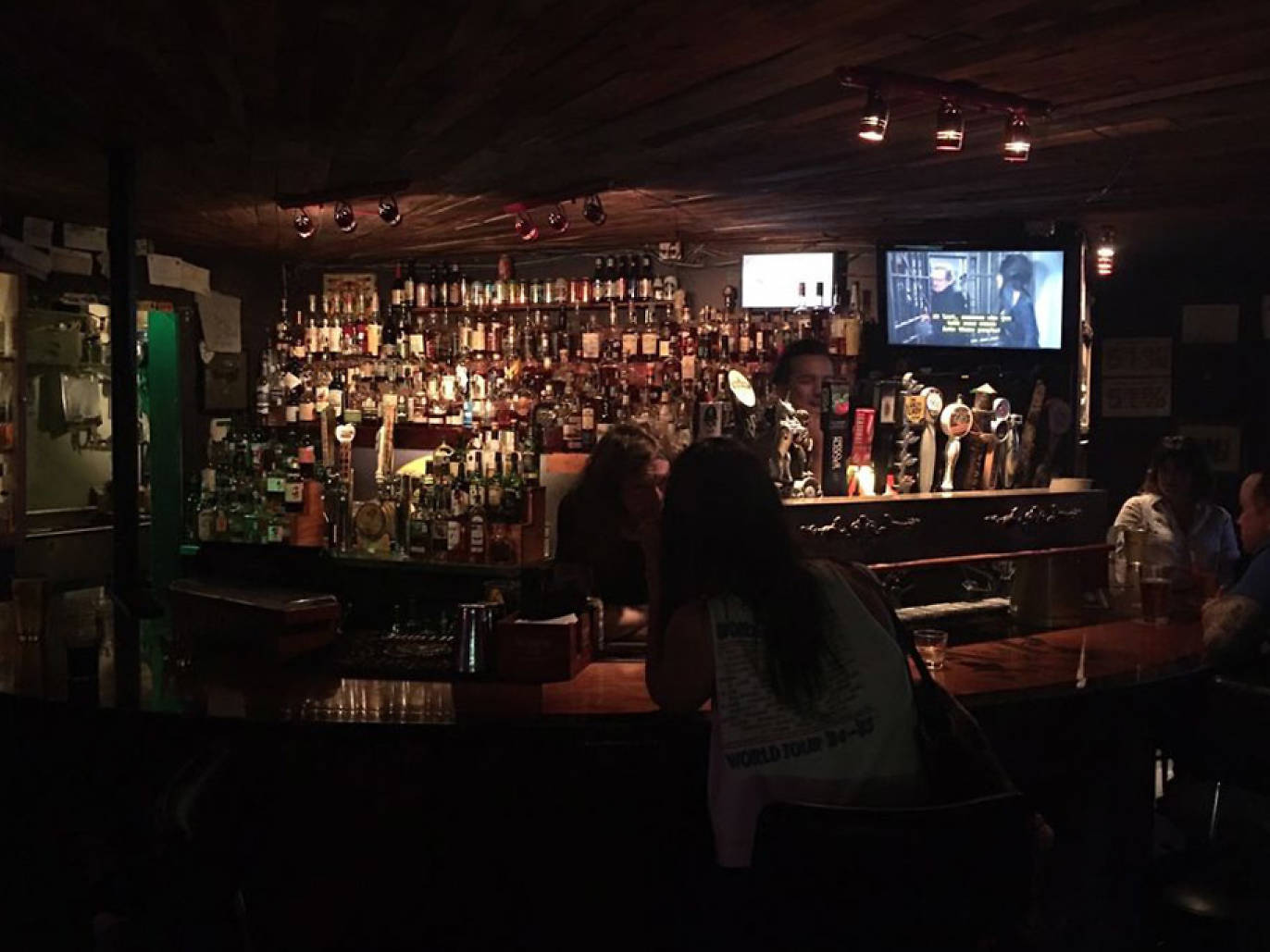 The 15 Best Dive Bars in Austin for Cheap Drinks
