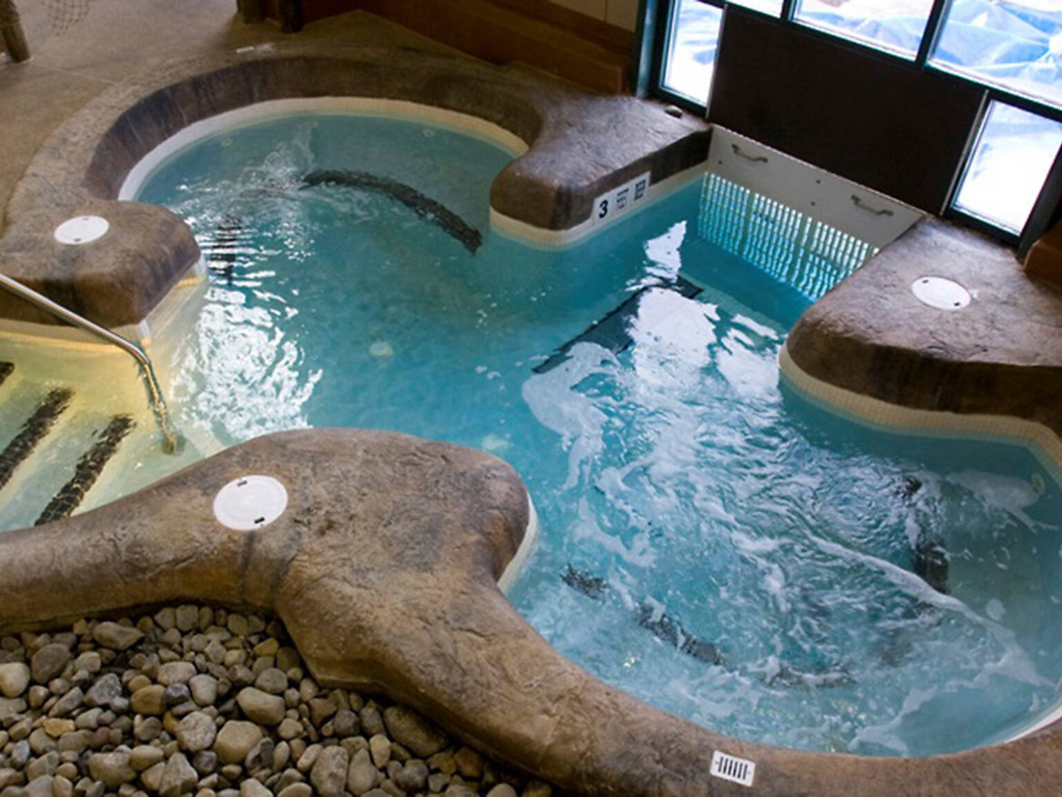 11 Best Indoor Water Parks in the USA for Splashing and Sliding