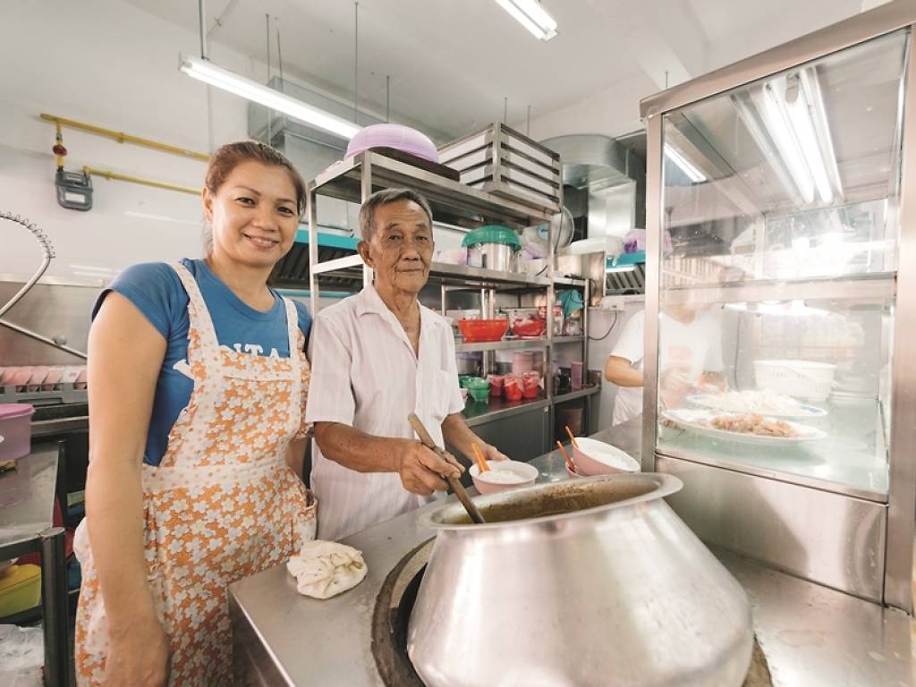 7 Oldest Hawkers In Singapore Who've Been Around Since Your Parents' Time