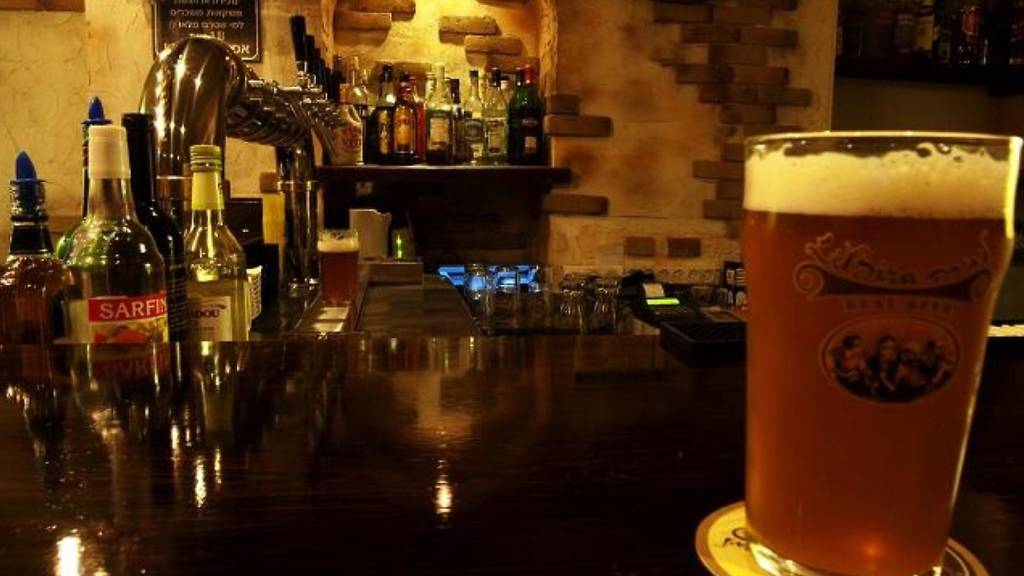 Restaurants in Haifa - from dining out to dancing at these bars
