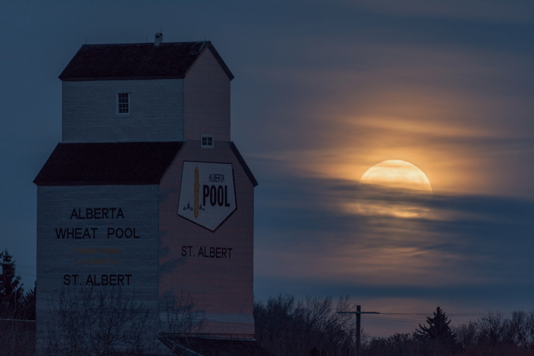 See what the largest supermoon in 68 years looked like across the world