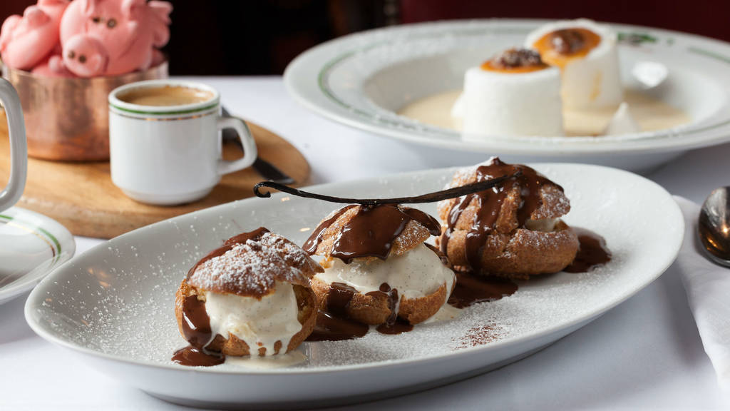 Au Pied de Cochon | Restaurants in Les Halles, Paris