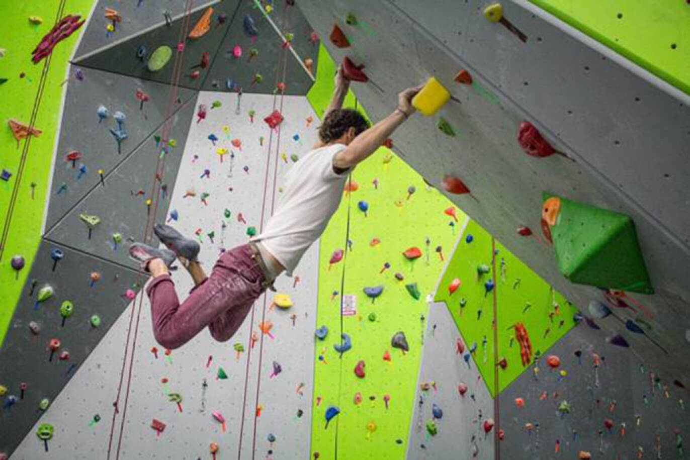 11 Best Indoor Amusement Parks in the US To Experience Thrills Year Round