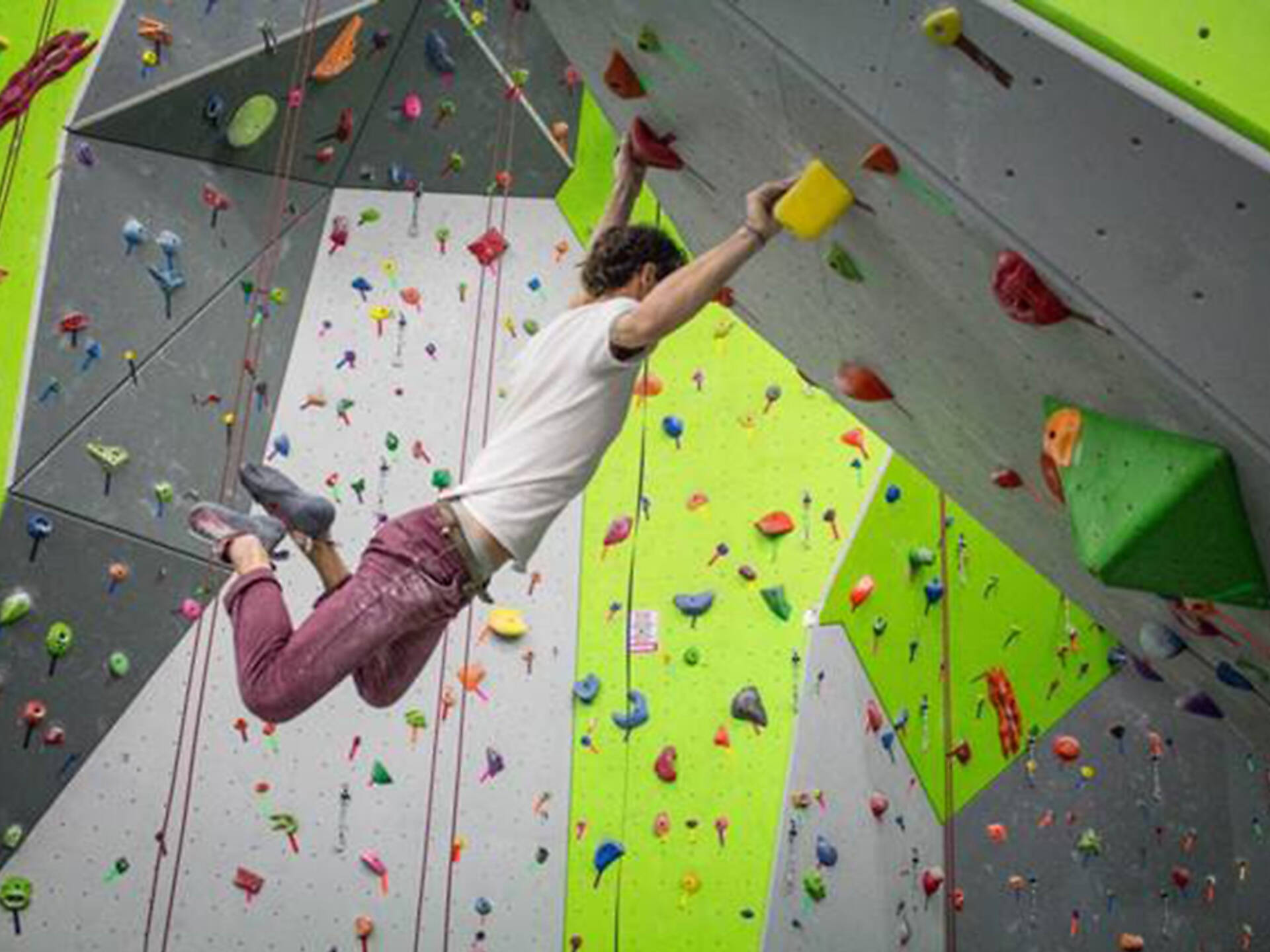 11 Best Indoor Amusement Parks in the US To Experience Thrills Year Round