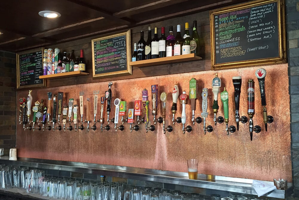 The Dog And Duck Pub | Restaurants in Pershing, Austin