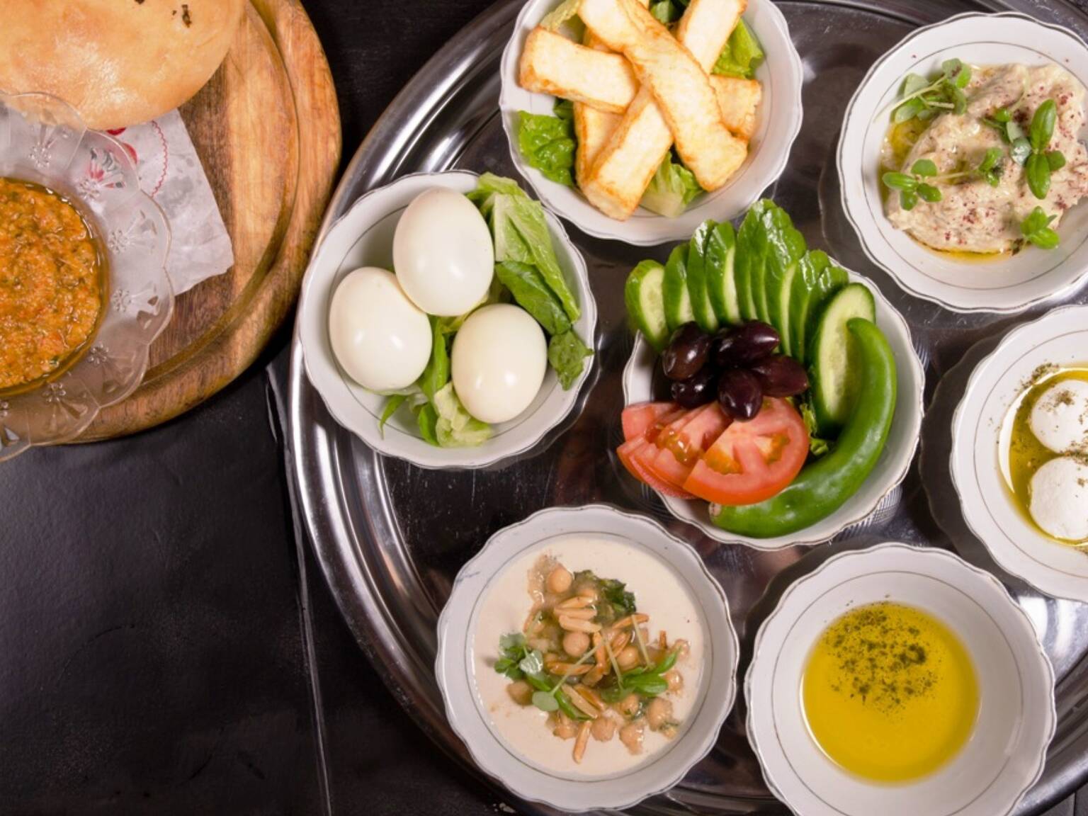 Restaurants in Haifa - from dining out to dancing at these bars