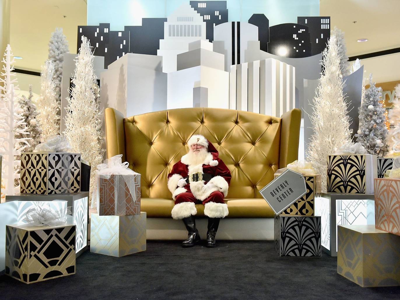 Best places for pictures with Santa around Los Angeles