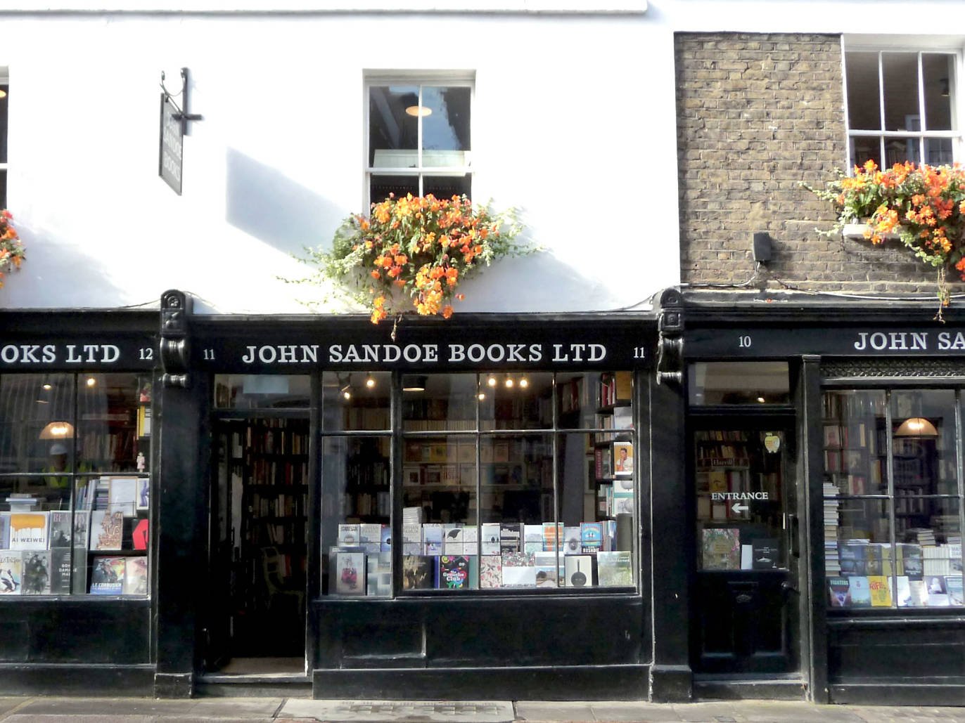 28 Brilliant Bookshops in London