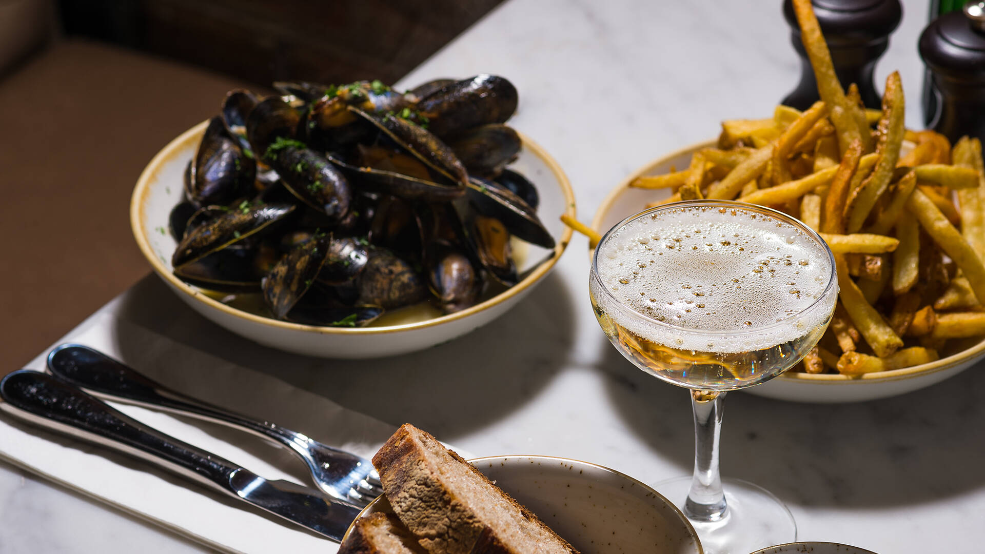 The Best Restaurants in Hoxton | 16 Hip Hangouts