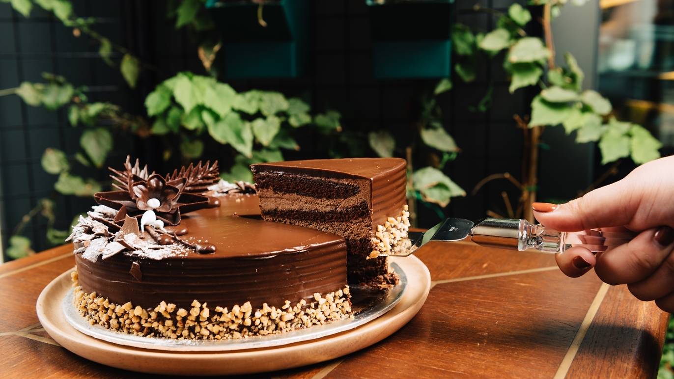 Temptations Cakes | Restaurants in Geylang, Singapore