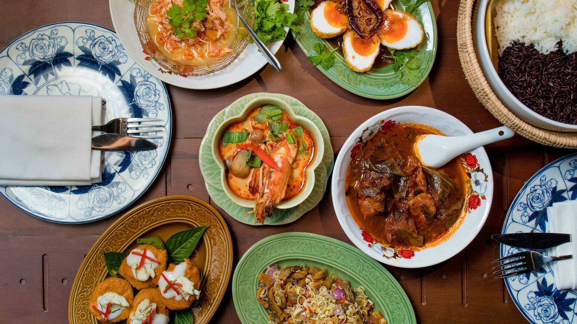 Supanniga Cruise | Restaurants in Yaowarat, Bangkok