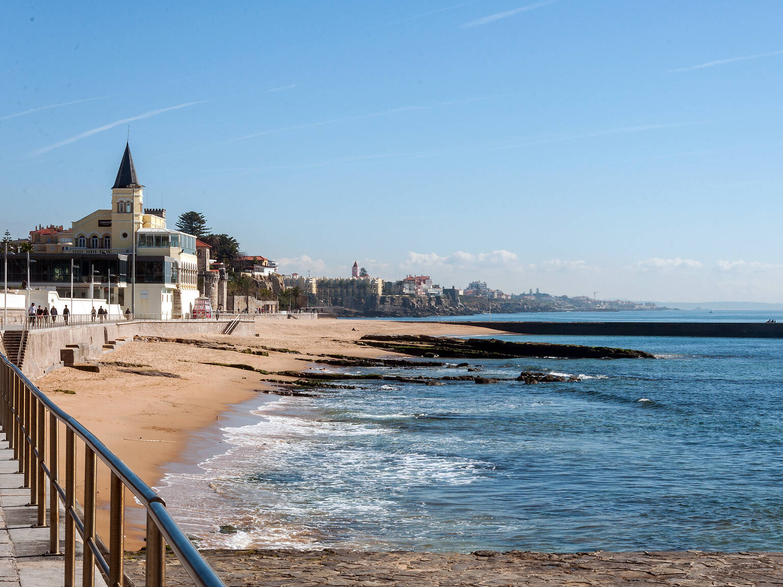 As melhores praias da Linha de Cascais para mergulhar este Verão