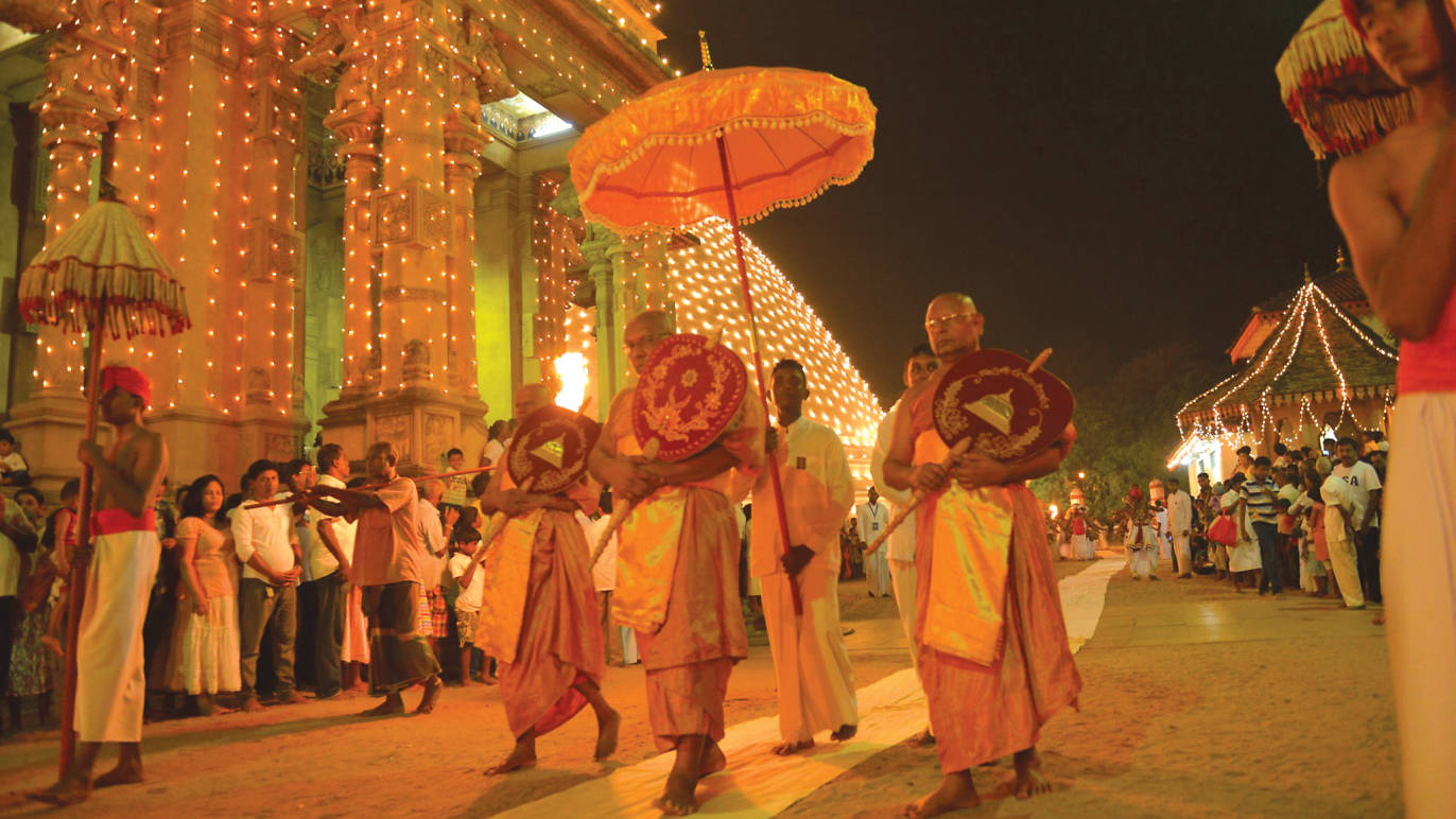 Duruthu Perahera