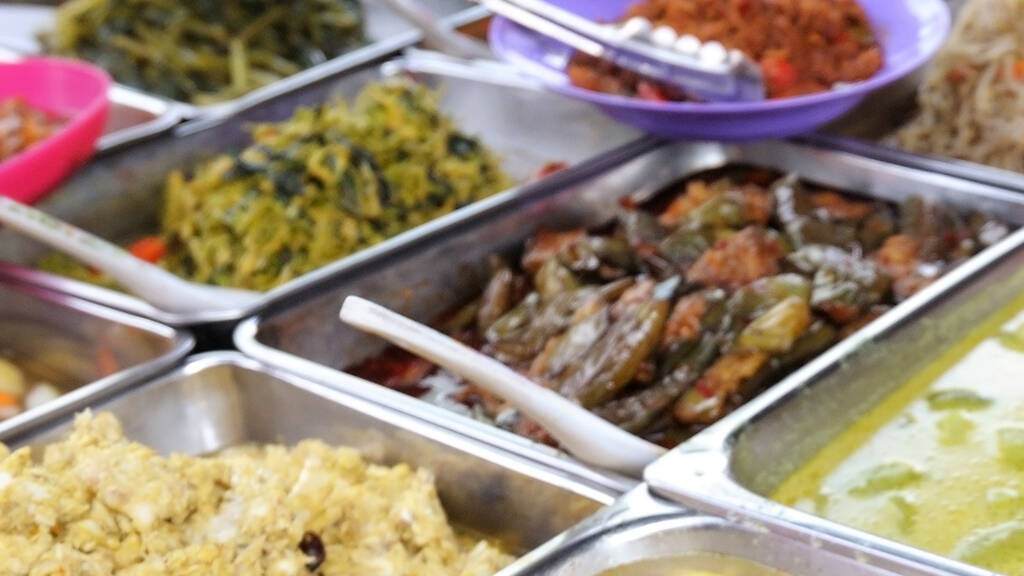 Best halal restaurants and food carts in New York City