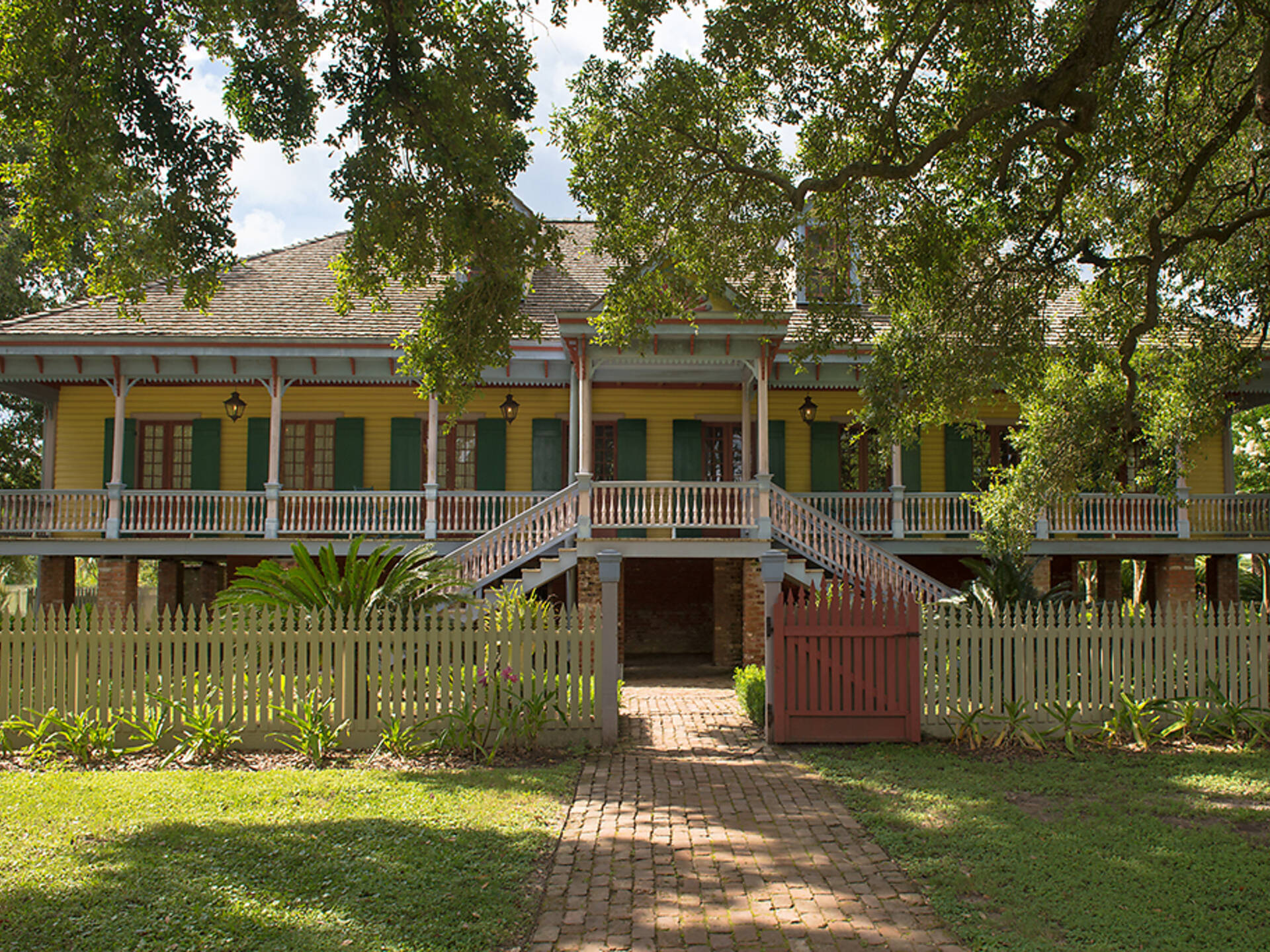 Best US tour to travel and explore America from Hawaii to Alaska