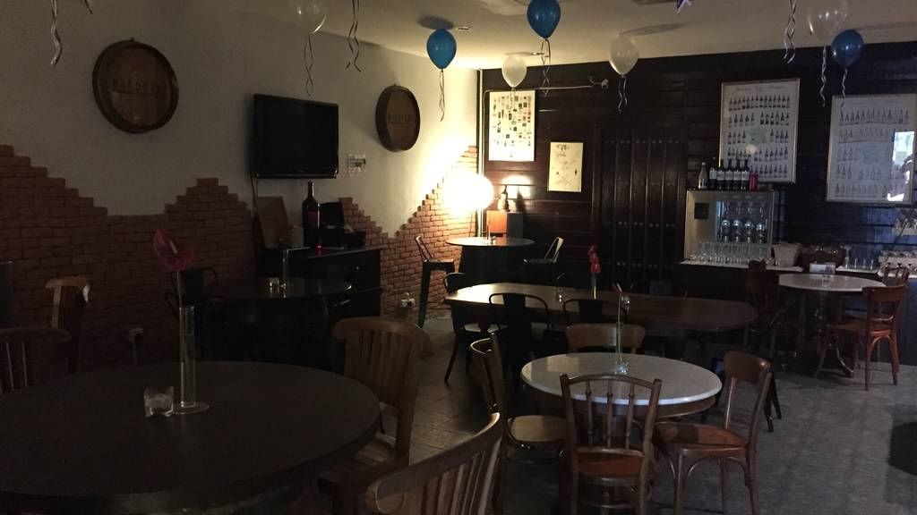 Corks Out | Bars and pubs in TTDI, Kuala Lumpur