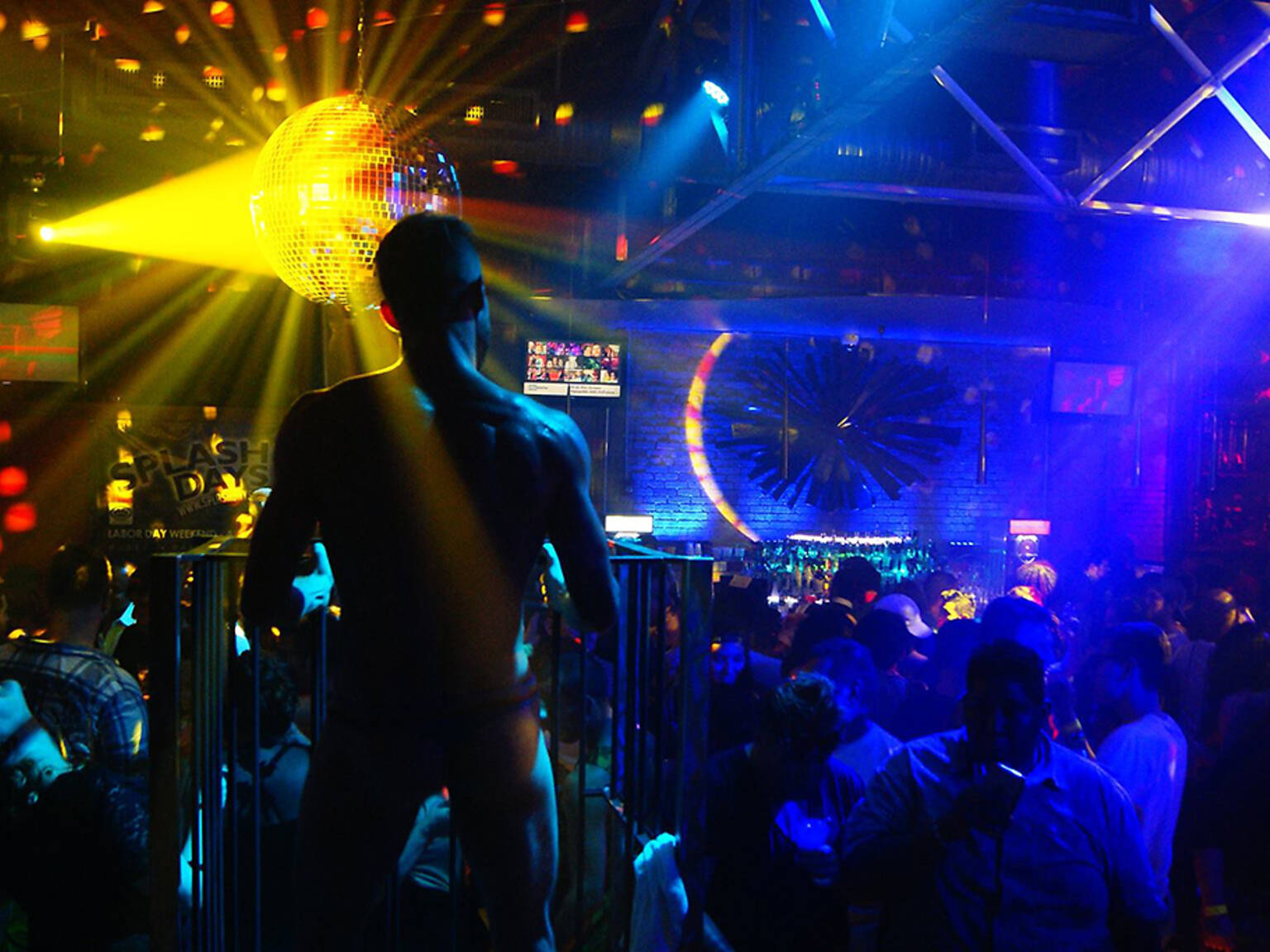 8 Best Gay Bars in Austin for a Fun Night Out