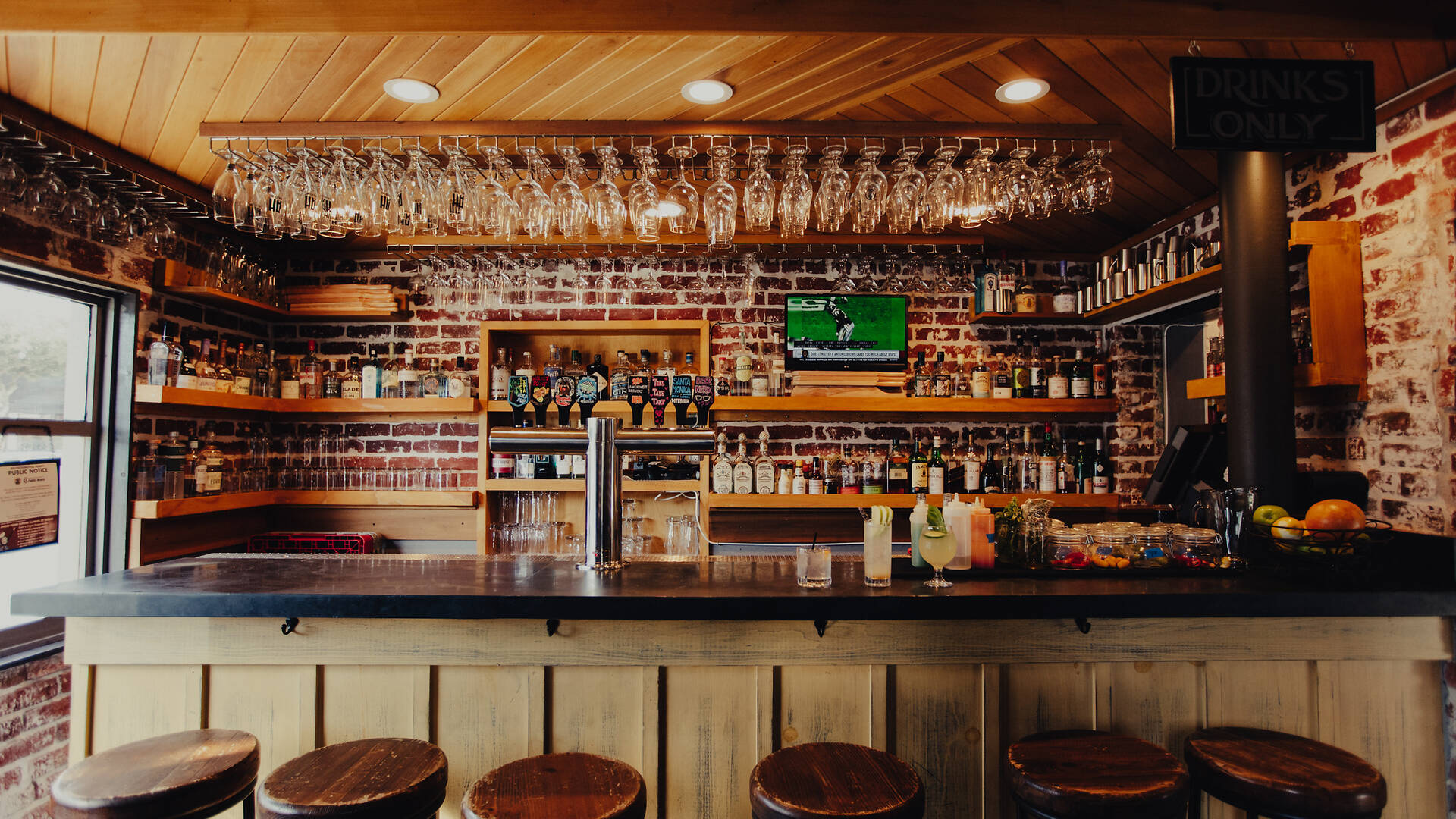 Ashland Hill Brick Bar | Bars in Santa Monica, Los Angeles