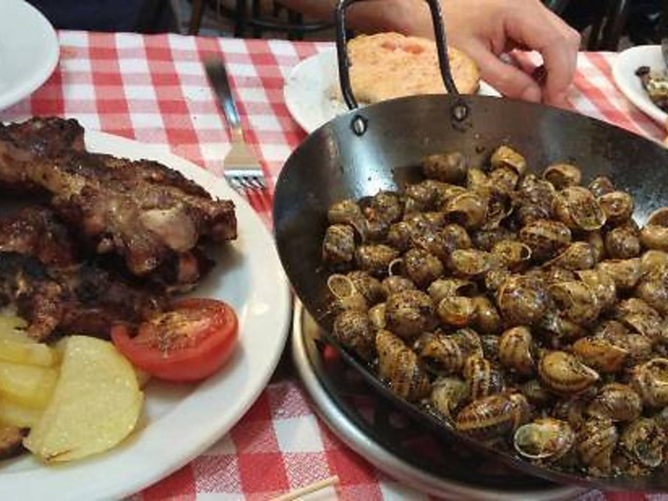 Cargols a Barcelona: els millors restaurants per menjar-ne