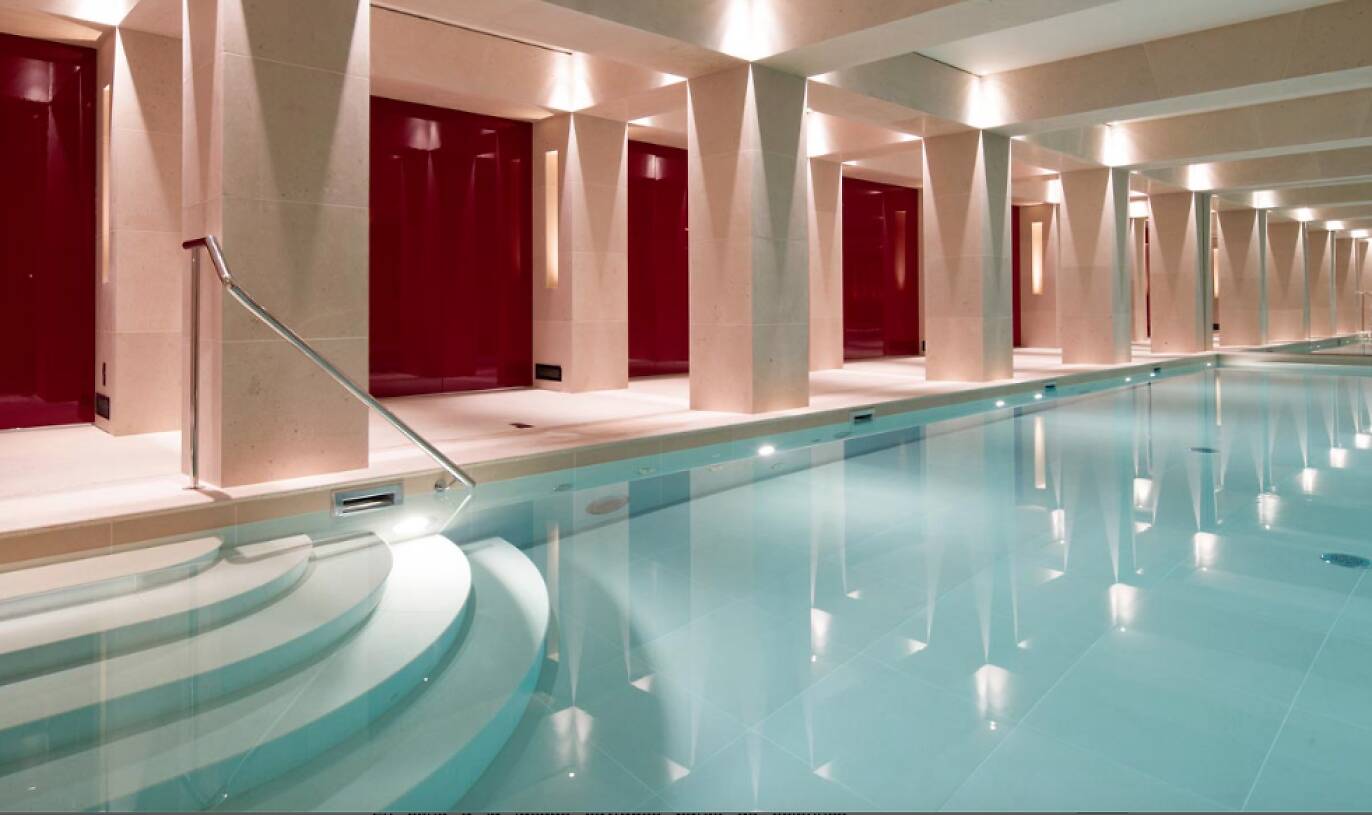 18 Best Hotels With Pools in Paris For A Refreshing Stay