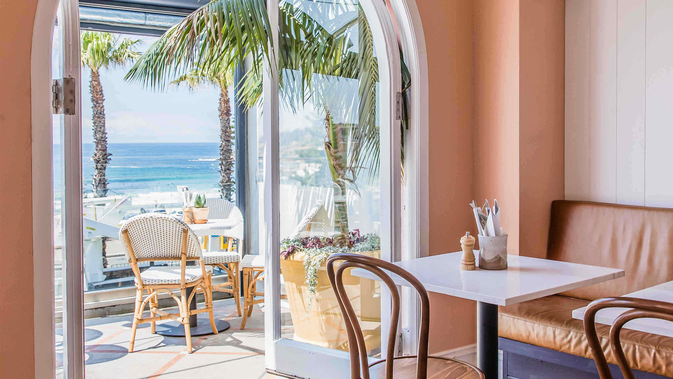 Hotel Ravesis | Bars in Bondi Beach, Sydney