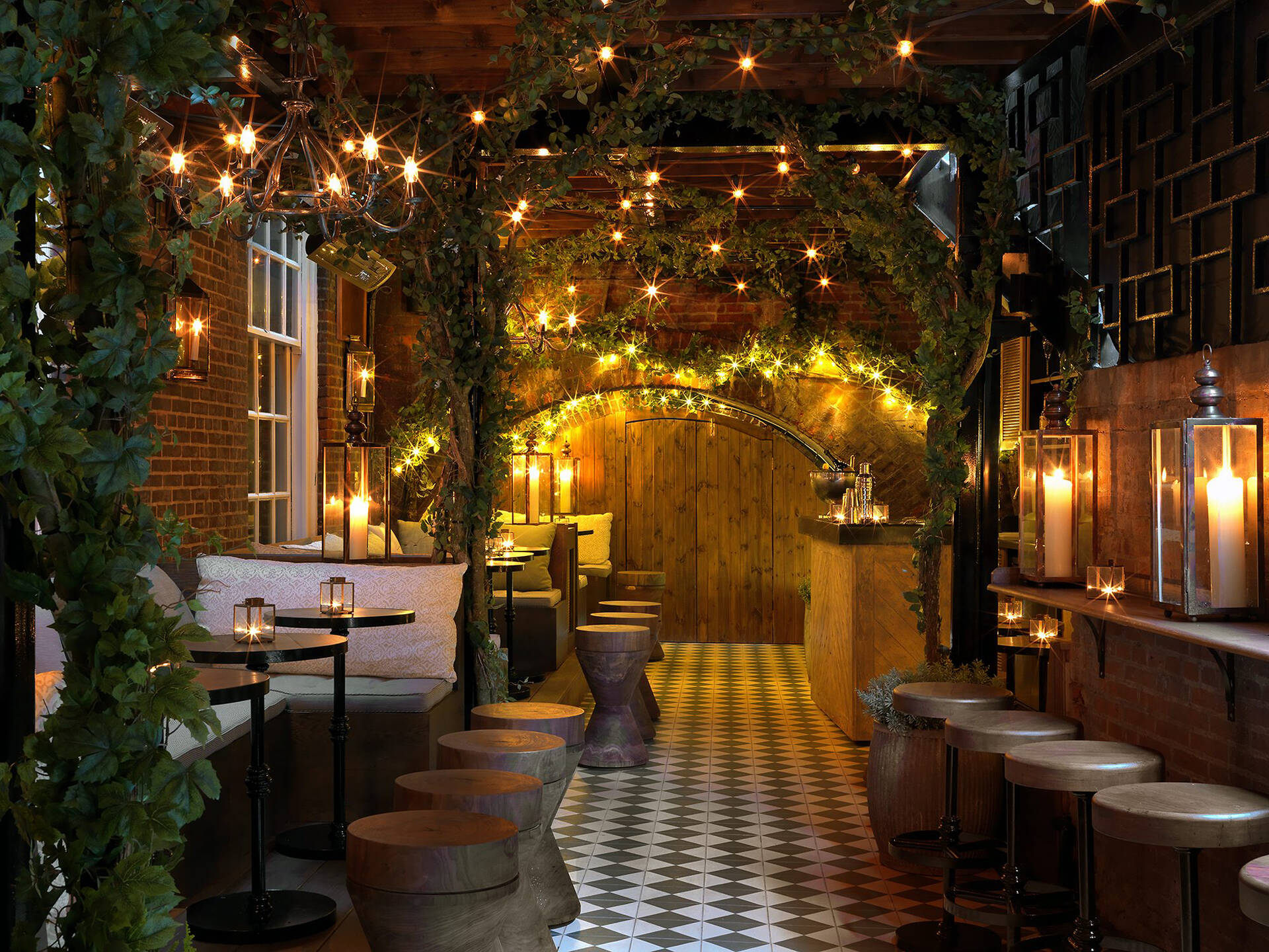 16 Best Bars For A Hot Date In London